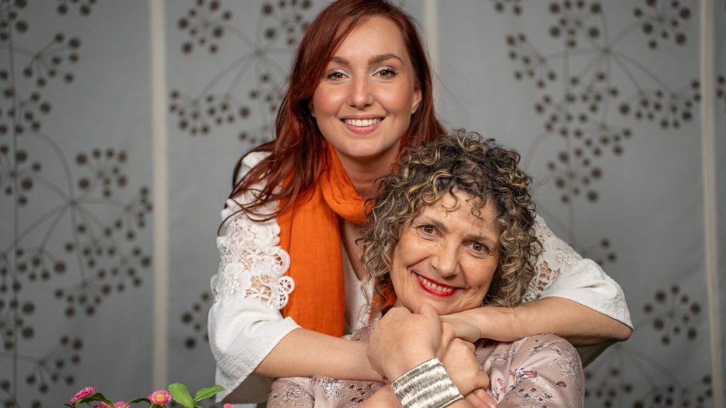 "Mi madre, Serrat y yo" celebra con una función especial el Día de la ...